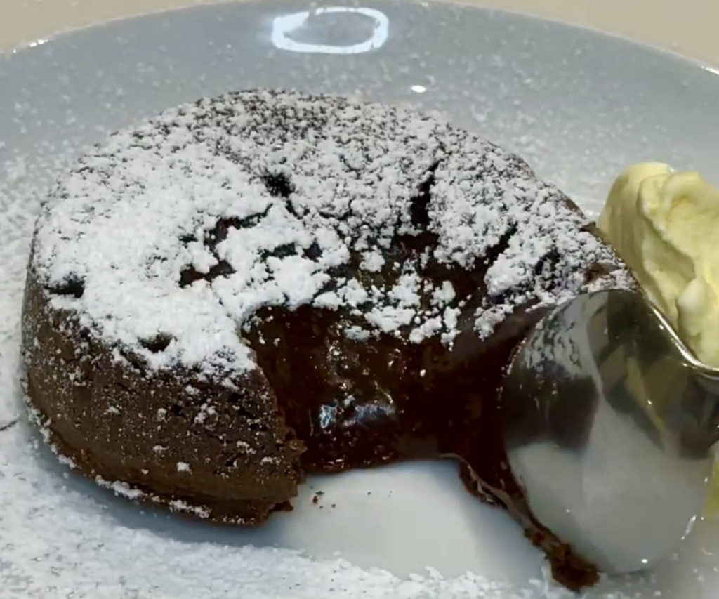 Molten Chocolate Lava Cake - Kwokspots